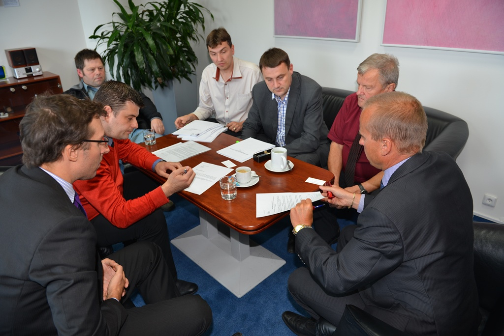 Autobusy budou jezdit i na Semilsku podle zlevněných cen, stávková pohotovost řidičů skončila ...